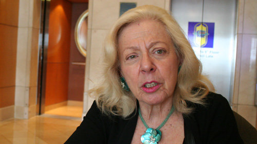 Bóng hồng giữa những cuộc chiến - Tuổi Trẻ Online