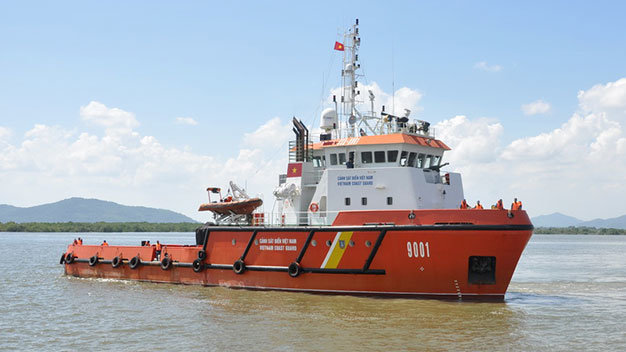 2 tàu CSB trở về sau gần 100 ngày cưỡi sóng - Tuổi Trẻ Online