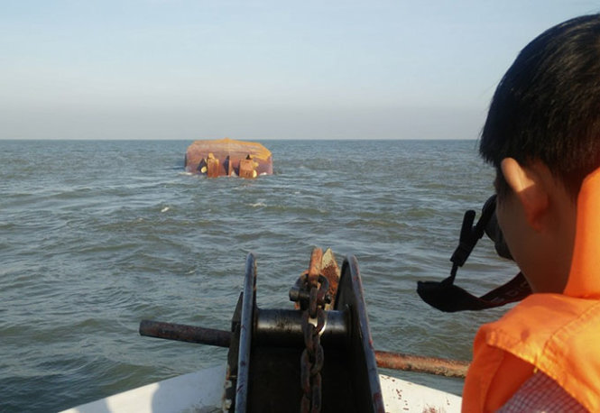 Chìm tàu ở sông Soài Rạp: Đội cứu hộ rút khỏi hiện trường - Tuổi Trẻ Online