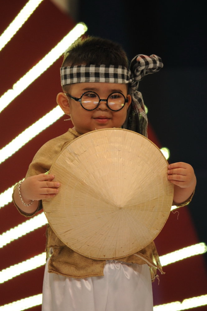 Sau "Người hùng tí hon", Ku Tin tấn công "Thách thức danh hài" - Tuổi ...